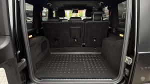 Black Mercedes-Benz G63 AMG 2021 in Vilnius, with an engine capacity of 3.98 L and mileage of 82 thousand km for 144444 €, photo 31 on AUTOMOTO.COM.LV