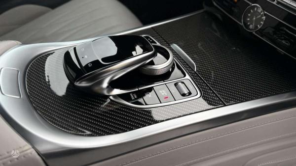 Black Mercedes-Benz G63 AMG 2021 in Vilnius, with an engine capacity of 3.98 L and mileage of 82 thousand km for 139989 €, photo 9 on AUTOMOTO.COM.LV