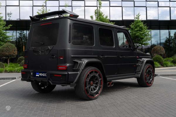 Black Mercedes-Benz G63 AMG 2021 in Vilnius, with an engine capacity of 3.98 L and mileage of 99 thousand km for 179990 €, photo 2 on AUTOMOTO.COM.LV