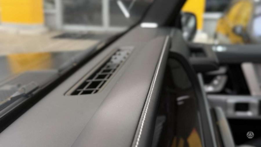 Black Mercedes-Benz G63 AMG 2021 in Vilnius, with an engine capacity of 3.98 L and mileage of 82 thousand km for 133333 €, photo 21 on AUTOMOTO.COM.LV