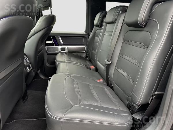 Black Mercedes-Benz G63 AMG 2022 in Riga, with an engine capacity of 4.00 L and mileage of 39 thousand km for 165000 €, photo 7 on AUTOMOTO.COM.LV