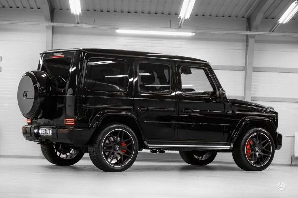 Melns Mercedes-Benz G63 AMG 2023 Tukums, ar dzinēja tilpumu 3.98 L un nobraukumu 18 tūkst. km par 197000 €, foto 3 vietnē AUTOMOTO.COM.LV