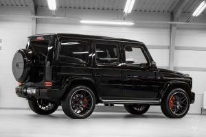 Black Mercedes-Benz G63 AMG 2023 in Tukums, with an engine capacity of 3.98 L and mileage of 18 thousand km for 197000 €, photo 3 on AUTOMOTO.COM.LV