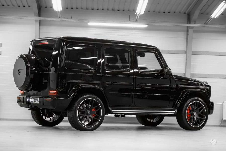 Black Mercedes-Benz G63 AMG 2023 in Tukums, with an engine capacity of 3.98 L and mileage of 18 thousand km for 197000 €, photo 3 on AUTOMOTO.COM.LV