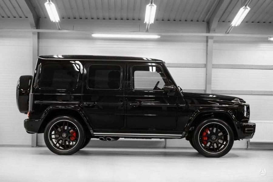 Black Mercedes-Benz G63 AMG 2023 in Tukums, with an engine capacity of 3.98 L and mileage of 18 thousand km for 197000 €, photo 4 on AUTOMOTO.COM.LV