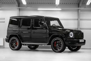 Black Mercedes-Benz G63 AMG 2023 in Tukums, with an engine capacity of 3.98 L and mileage of 18 thousand km for 197000 €, photo 5 on AUTOMOTO.COM.LV