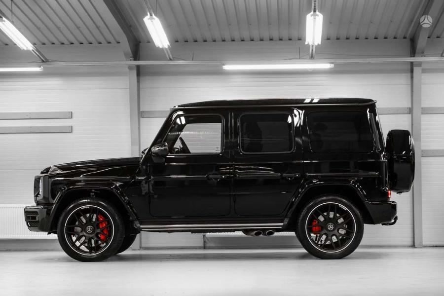 Black Mercedes-Benz G63 AMG 2023 in Tukums, with an engine capacity of 3.98 L and mileage of 18 thousand km for 197000 €, photo 7 on AUTOMOTO.COM.LV