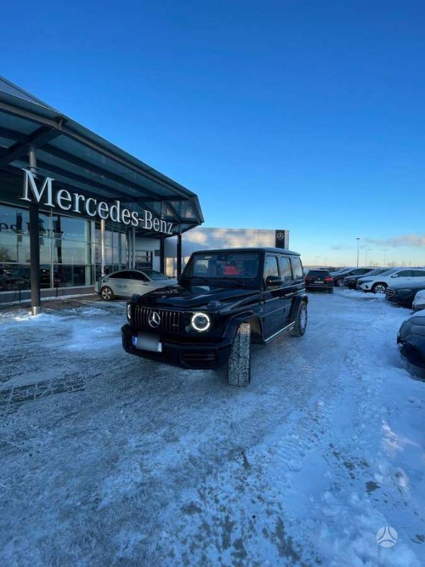 Black Mercedes-Benz G63 AMG 2023 in Vilnius, with an engine capacity of 4.00 L and mileage of 18 thousand km for 187770 €, photo 5 on AUTOMOTO.COM.LV
