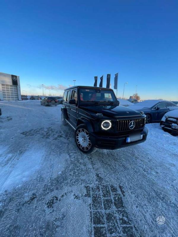Black Mercedes-Benz G63 AMG 2023 in Vilnius, with an engine capacity of 4.00 L and mileage of 18 thousand km for 187770 €, photo 6 on AUTOMOTO.COM.LV