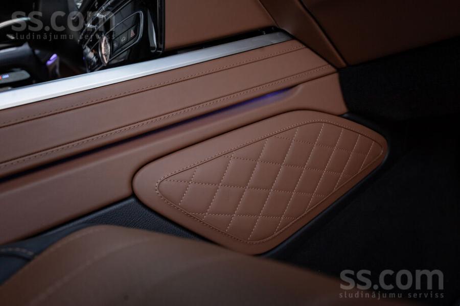 Melns Mercedes-Benz G63 AMG 2024 Jelgava, ar dzinēja tilpumu 4.00 L un nobraukumu 41 tūkst. km par 320000 €, foto 24 vietnē AUTOMOTO.COM.LV