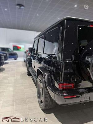 Melns Mercedes-Benz G63 AMG 2025 Viļņa, ar dzinēja tilpumu 3.98 L un nobraukumu 100 tūkst. km par 268620 €, foto 3 vietnē AUTOMOTO.COM.LV