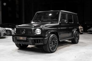 Melns Mercedes-Benz G63 AMG 2025 Rīga, ar dzinēja tilpumu 3.98 L un nobraukumu 0 tūkst. km par 278300 €, foto  vietnē AUTOMOTO.COM.LV