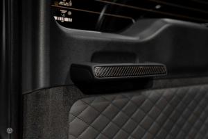 Melns Mercedes-Benz G63 AMG 2025 Rīga, ar dzinēja tilpumu 3.98 L un nobraukumu 0 tūkst. km par 278300 €, foto 33 vietnē AUTOMOTO.COM.LV