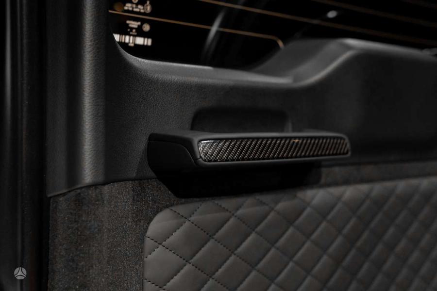 Melns Mercedes-Benz G63 AMG 2025 Rīga, ar dzinēja tilpumu 3.98 L un nobraukumu 0 tūkst. km par 278300 €, foto 33 vietnē AUTOMOTO.COM.LV