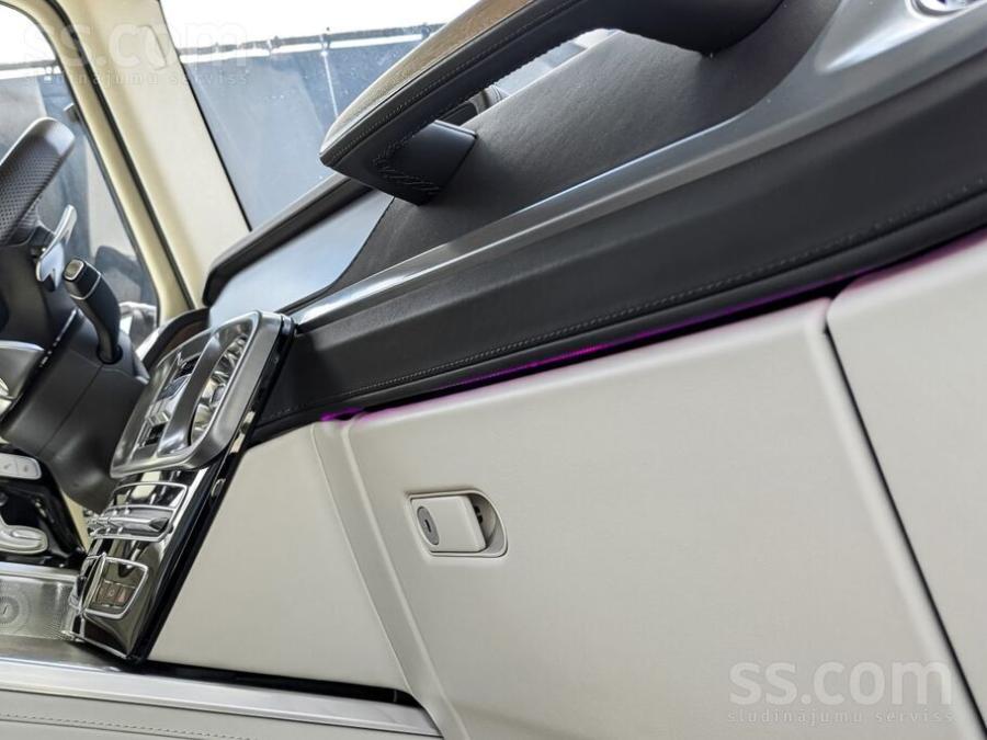 Pelēks Mercedes-Benz G63 AMG 2023 Tukums, ar dzinēja tilpumu 4.00 L un nobraukumu 30 tūkst. km par 164990 €, foto 19 vietnē AUTOMOTO.COM.LV