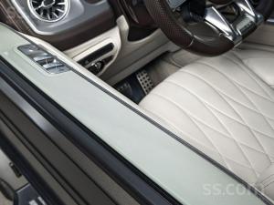 Pelēks Mercedes-Benz G63 AMG 2023 Tukums, ar dzinēja tilpumu 4.00 L un nobraukumu 30 tūkst. km par 164990 €, foto 32 vietnē AUTOMOTO.COM.LV