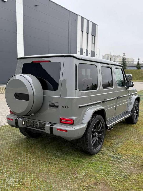 Pelēks Mercedes-Benz G63 AMG 2024 Elektrėnai, ar dzinēja tilpumu 3.98 L un nobraukumu 36 tūkst. km par 150000 €, foto 4 vietnē AUTOMOTO.COM.LV