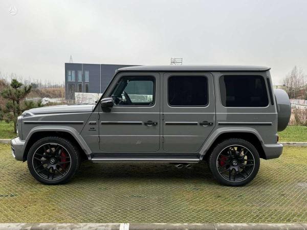 Pelēks Mercedes-Benz G63 AMG 2024 Elektrėnai, ar dzinēja tilpumu 3.98 L un nobraukumu 36 tūkst. km par 150000 €, foto 5 vietnē AUTOMOTO.COM.LV