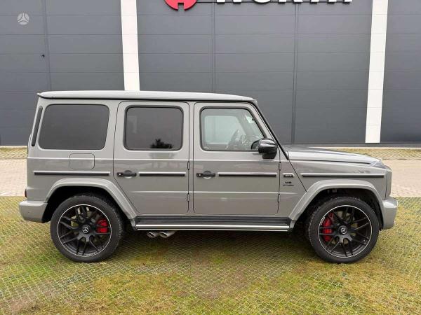 Pelēks Mercedes-Benz G63 AMG 2024 Elektrėnai, ar dzinēja tilpumu 3.98 L un nobraukumu 36 tūkst. km par 150000 €, foto 6 vietnē AUTOMOTO.COM.LV