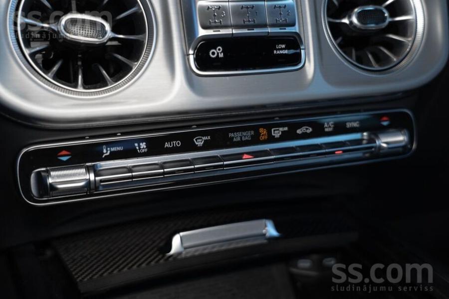 Pelēks Mercedes-Benz G63 AMG 2024 Rīga, ar dzinēja tilpumu 4.00 L un nobraukumu 26 tūkst. km par 220000 €, foto 24 vietnē AUTOMOTO.COM.LV