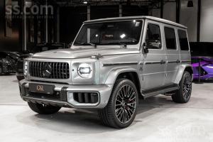 Pelēks Mercedes-Benz G63 AMG 2024 Rīga, ar dzinēja tilpumu 4.00 L un nobraukumu 13 tūkst. km par 254100 €, foto  vietnē AUTOMOTO.COM.LV