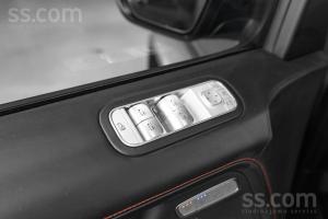 Pelēks Mercedes-Benz G63 AMG 2024 Rīga, ar dzinēja tilpumu 4.00 L un nobraukumu 13 tūkst. km par 254100 €, foto 17 vietnē AUTOMOTO.COM.LV