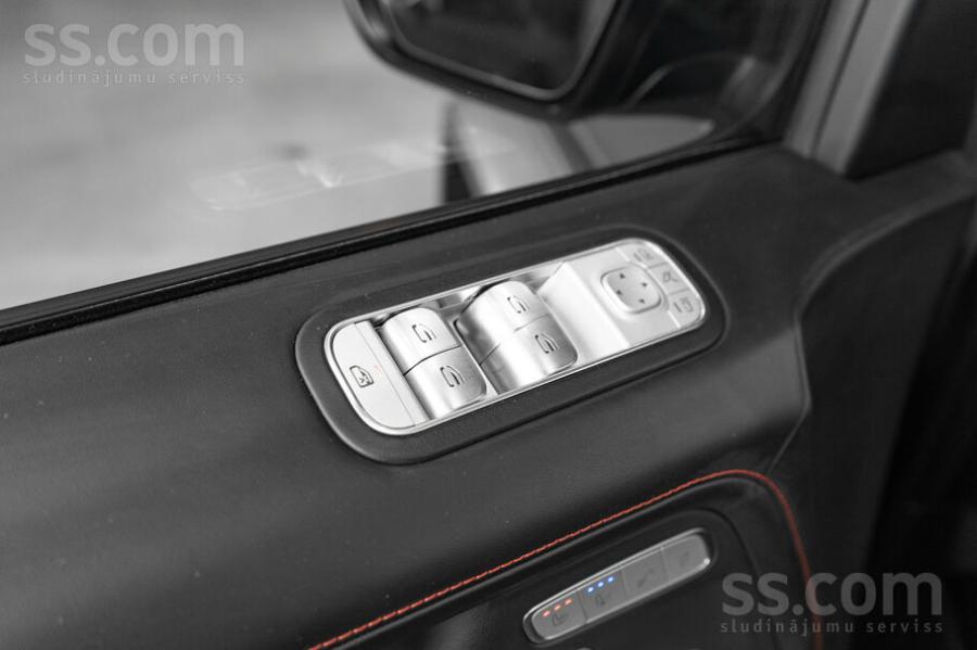 Pelēks Mercedes-Benz G63 AMG 2024 Rīga, ar dzinēja tilpumu 4.00 L un nobraukumu 13 tūkst. km par 254100 €, foto 17 vietnē AUTOMOTO.COM.LV