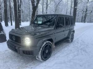 Pelēks Mercedes-Benz G63 AMG 2025 Kauņa, ar dzinēja tilpumu 3.98 L un nobraukumu 19 tūkst. km par 242000 €, foto  vietnē AUTOMOTO.COM.LV