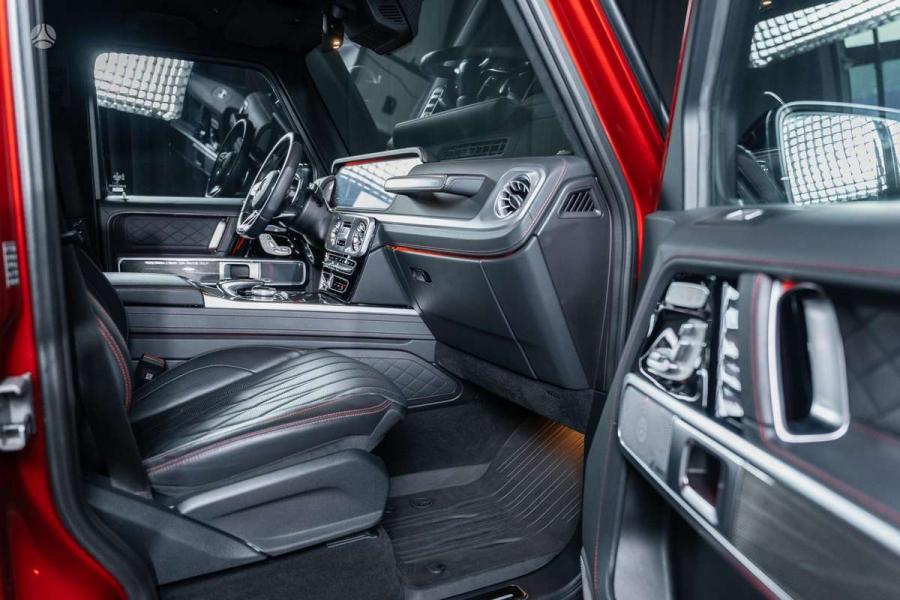 Sarkans Mercedes-Benz G63 AMG 2023 Viļņa, ar dzinēja tilpumu 3.98 L un nobraukumu 27 tūkst. km par 169999 €, foto 38 vietnē AUTOMOTO.COM.LV