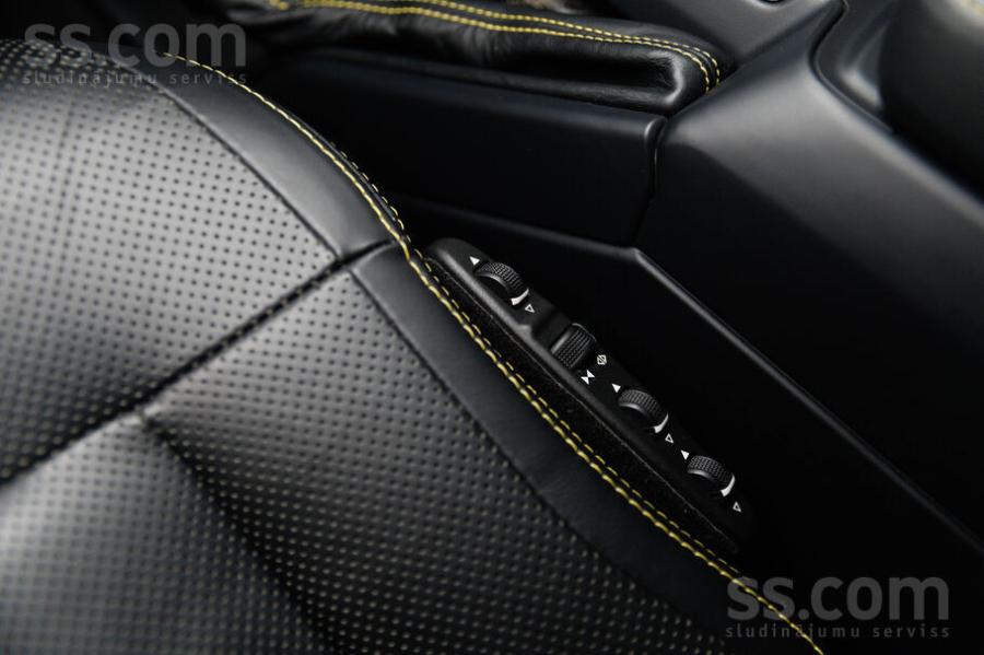 Dzeltens Mercedes-Benz G63 AMG 2016 Rīga, ar dzinēja tilpumu 5.50 L un nobraukumu 32 tūkst. km par 175000 €, foto 16 vietnē AUTOMOTO.COM.LV