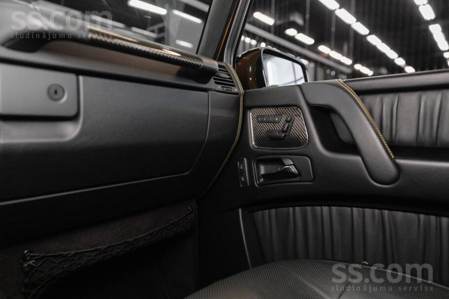 Dzeltens Mercedes-Benz G63 AMG 2016 Rīga, ar dzinēja tilpumu 5.50 L un nobraukumu 32 tūkst. km par 175000 €, foto 23 vietnē AUTOMOTO.COM.LV