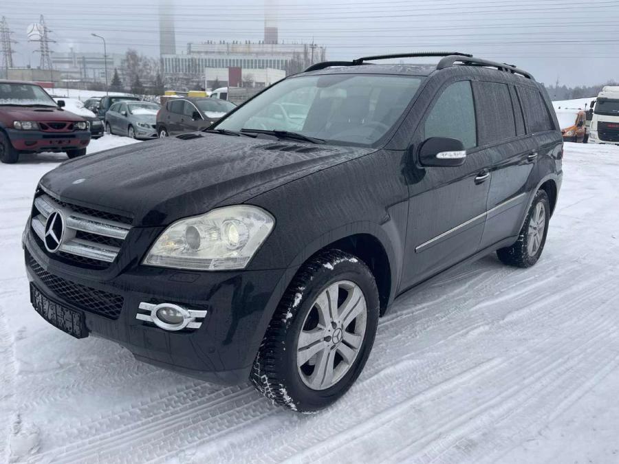 Black Mercedes-Benz GL 320 2006 in Kaunas, with an engine capacity of 2.99 L and mileage of 280 thousand km for 7250 €, photo 1 on AUTOMOTO.COM.LV