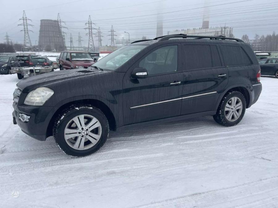 Black Mercedes-Benz GL 320 2006 in Kaunas, with an engine capacity of 2.99 L and mileage of 280 thousand km for 7250 €, photo 2 on AUTOMOTO.COM.LV