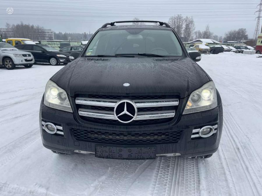Black Mercedes-Benz GL 320 2006 in Kaunas, with an engine capacity of 2.99 L and mileage of 280 thousand km for 7250 €, photo 3 on AUTOMOTO.COM.LV