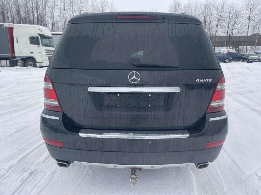 Black Mercedes-Benz GL 320 2006 in Kaunas, with an engine capacity of 2.99 L and mileage of 280 thousand km for 7250 €, photo 8 on AUTOMOTO.COM.LV