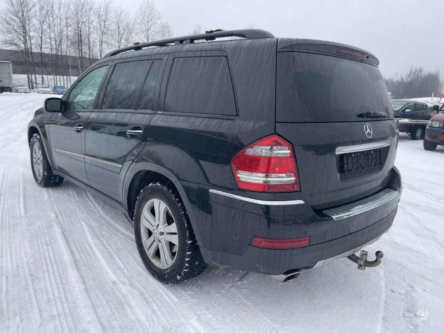 Black Mercedes-Benz GL 320 2006 in Kaunas, with an engine capacity of 2.99 L and mileage of 280 thousand km for 7250 €, photo 9 on AUTOMOTO.COM.LV