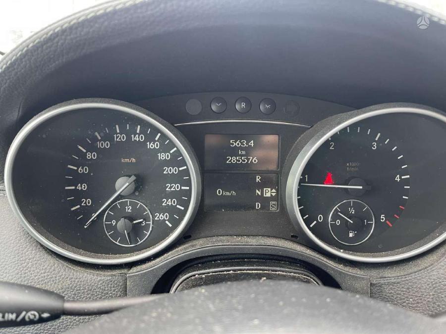 Black Mercedes-Benz GL 320 2006 in Kaunas, with an engine capacity of 2.99 L and mileage of 280 thousand km for 7250 €, photo 14 on AUTOMOTO.COM.LV