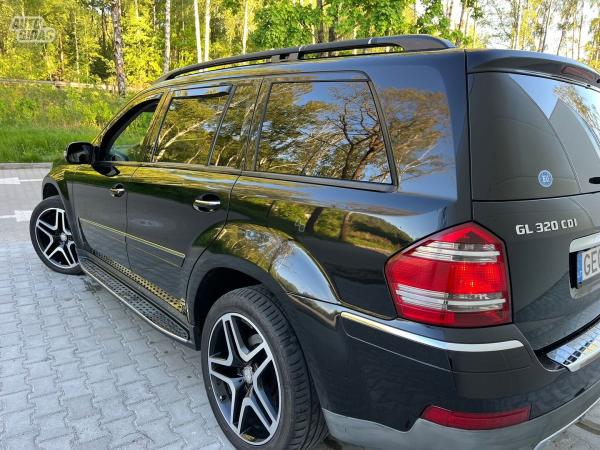 Melns Mercedes-Benz GL 320 2006 Kauņa, ar dzinēja tilpumu 3.00 L un nobraukumu 317 tūkst. km par 5900 €, foto 4 vietnē AUTOMOTO.COM.LV