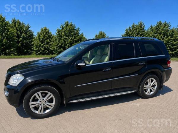 Черный Мерседес ГЛ 320 2006 в Рига, объемом двигателя 3.00 л и пробегом 348 тыс. км за 7000 €, фото 1 на AUTOMOTO.COM.LV