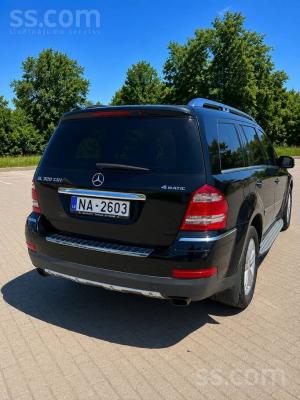 Черный Мерседес ГЛ 320 2006 в Рига, объемом двигателя 3.00 л и пробегом 348 тыс. км за 7000 €, фото 4 на AUTOMOTO.COM.LV