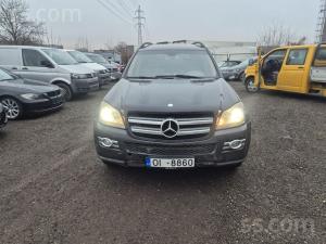 Black Mercedes-Benz GL 320 2007 in Riga, with an engine capacity of 3.00 L and mileage of 320 thousand km for 3690 €, photo 3 on AUTOMOTO.COM.LV