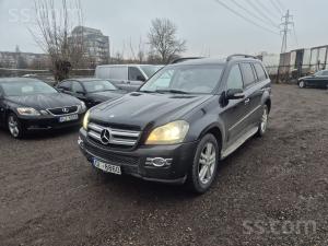 Black Mercedes-Benz GL 320 2007 in Riga, with an engine capacity of 3.00 L and mileage of 320 thousand km for 3690 €, photo 4 on AUTOMOTO.COM.LV
