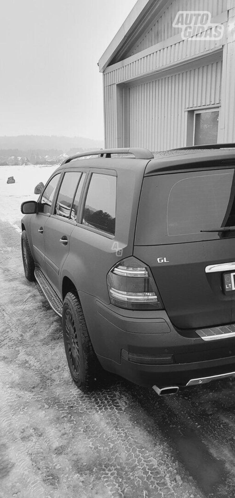 Melns Mercedes-Benz GL 320 2007 Kauņa, ar dzinēja tilpumu 3.00 L un nobraukumu 300 tūkst. km par 4800 €, foto 7 vietnē AUTOMOTO.COM.LV