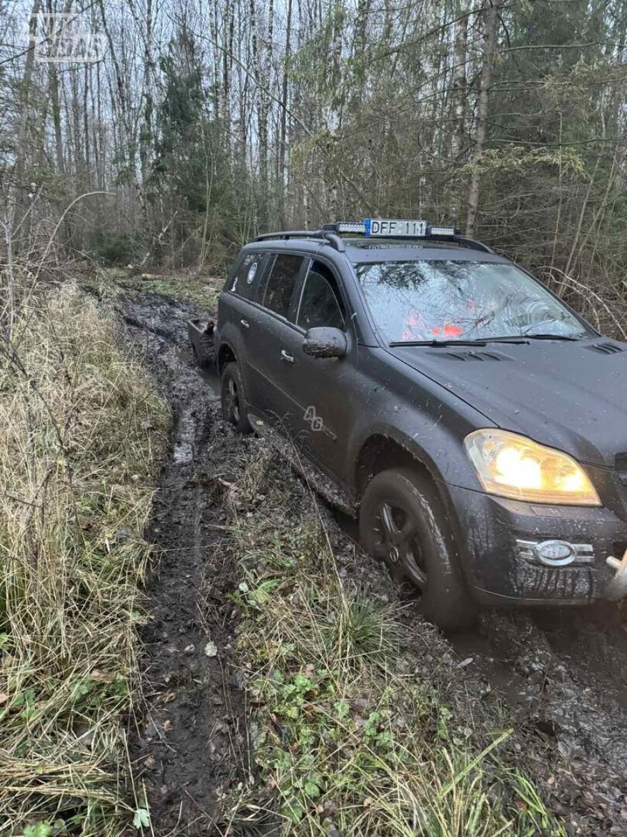 Melns Mercedes-Benz GL 320 2007 Kauņa, ar dzinēja tilpumu 3.00 L un nobraukumu 300 tūkst. km par 4800 €, foto 9 vietnē AUTOMOTO.COM.LV