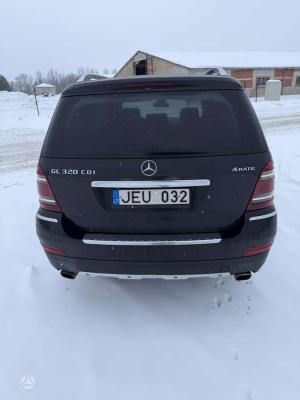 Black Mercedes-Benz GL 320 2007 in Gargzdai, with an engine capacity of 2.99 L and mileage of 460 thousand km for 5699 €, photo 12 on AUTOMOTO.COM.LV