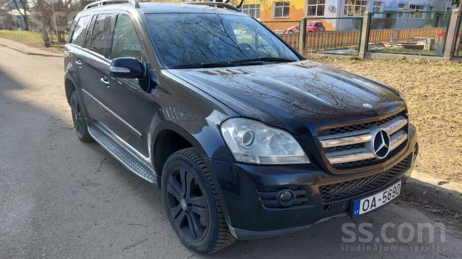 Melns Mercedes-Benz GL 320 2007 Daugavpils, ar dzinēja tilpumu 3.00 L un nobraukumu 0 tūkst. km par 5700 €, foto 3 vietnē AUTOMOTO.COM.LV