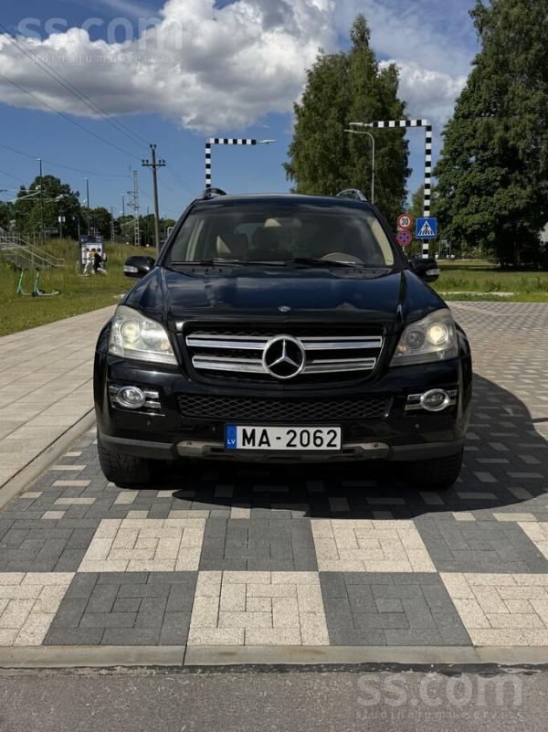 Черный Мерседес ГЛ 320 2007 в Рига, объемом двигателя 3.00 л и пробегом 312 тыс. км за 8600 €, фото 2 на AUTOMOTO.COM.LV