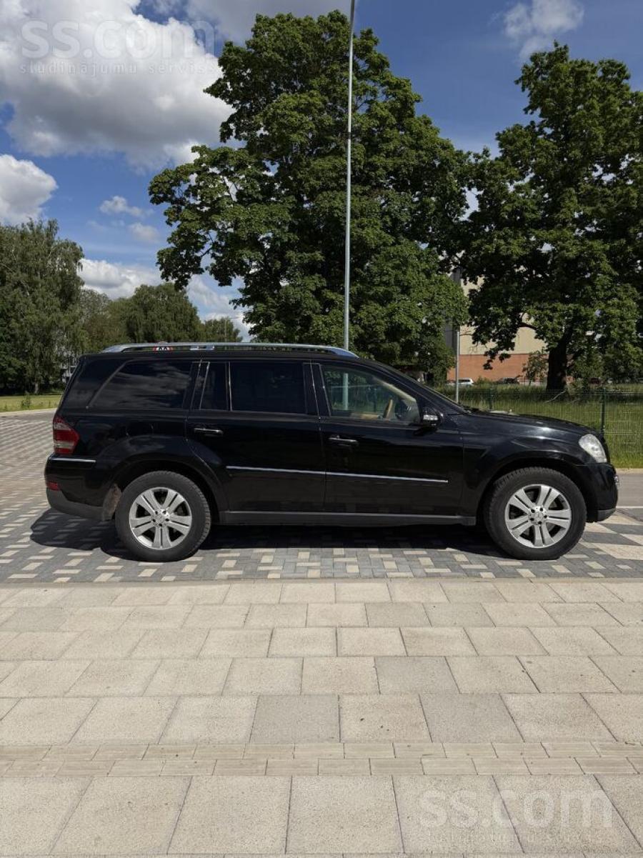 Melns Mercedes-Benz GL 320 2007 Rīga, ar dzinēja tilpumu 3.00 L un nobraukumu 312 tūkst. km par 8600 €, foto 6 vietnē AUTOMOTO.COM.LV