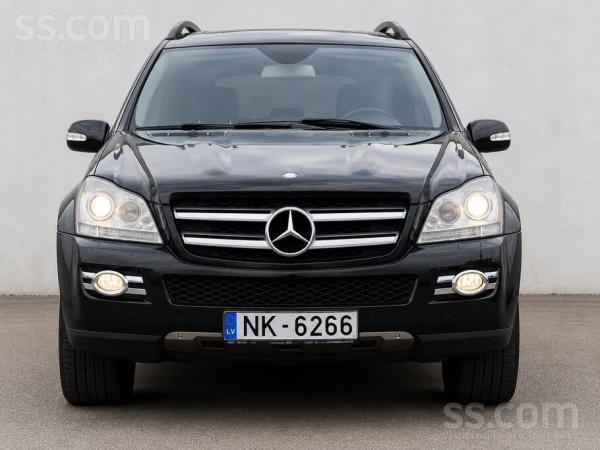 Melns Mercedes-Benz GL 320 2007 Daugavpils, ar dzinēja tilpumu 3.00 L un nobraukumu 473 tūkst. km par 6900 €, foto 2 vietnē AUTOMOTO.COM.LV