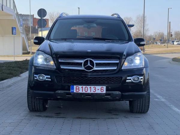 Melns Mercedes-Benz GL 320 2007 Rēzekne, ar dzinēja tilpumu 3.00 L un nobraukumu 409 tūkst. km par 7150 €, foto 1 vietnē AUTOMOTO.COM.LV